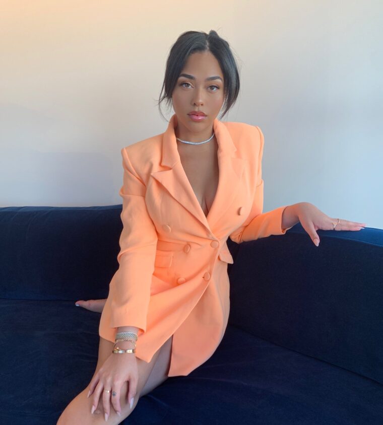 Perfect Outfits For Curvy Girls – Rededit Magazine